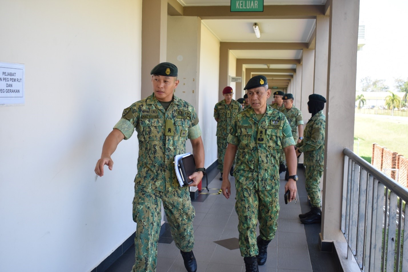 News Headlines - COMMANDER OF ROYAL BRUNEI LAND FORCE CONDUCTS...